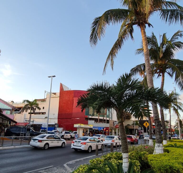 Cancun Closes Streets As State Is On The Brink Of Business Closures ...