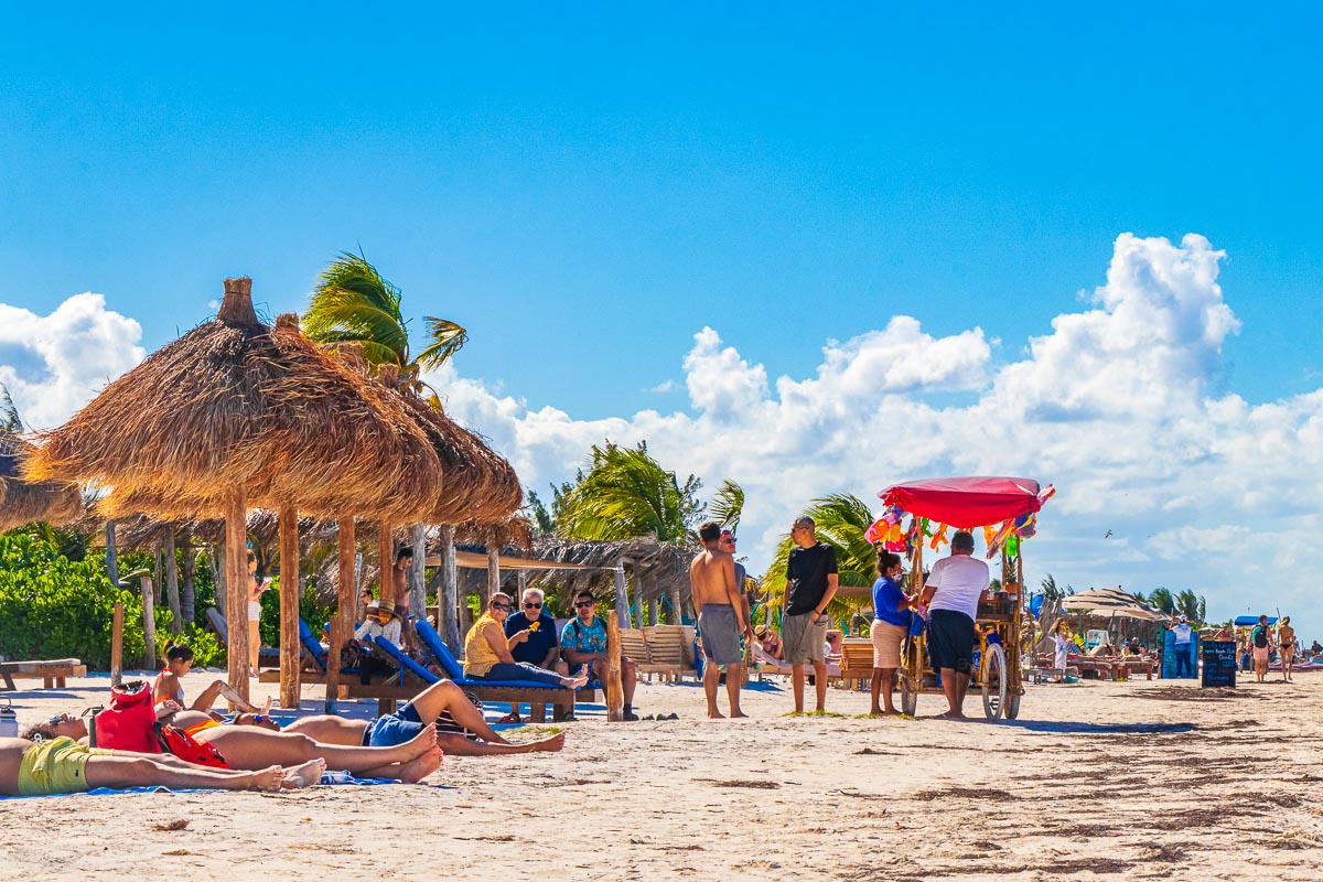 200,000 Tourists A Day Expected In Cancun Over Easter As Travelers Shy ...