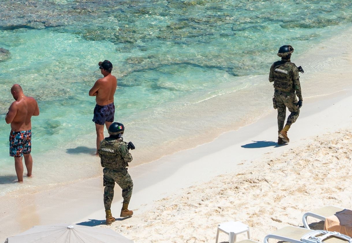 Military Soldiers Will Continue Patrolling The Cancun Hotel Zone ...