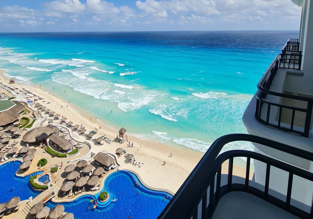 Why This Cancun Hotel Will Make You Think Twice About Staying At A ...
