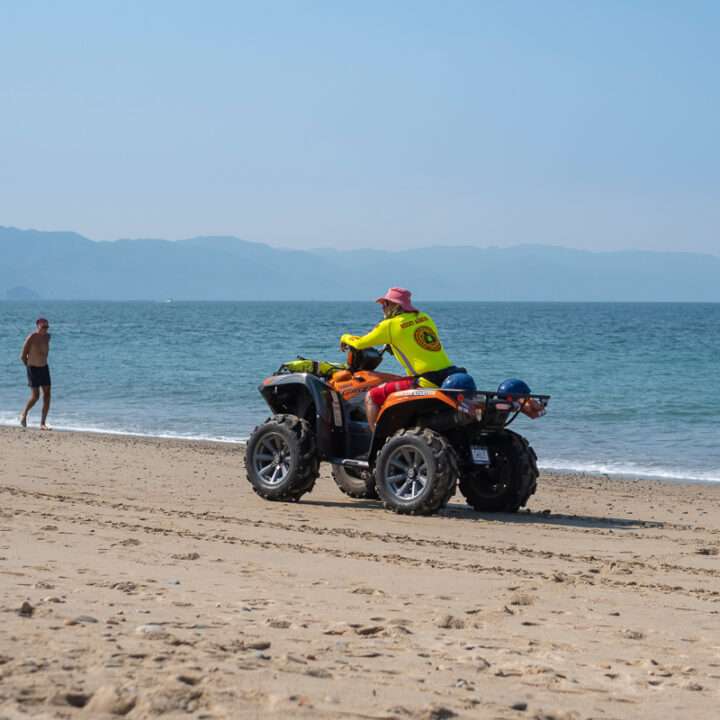 Cancun Adding Extra Lifeguards To Keep Tourists Safe On Beaches ...