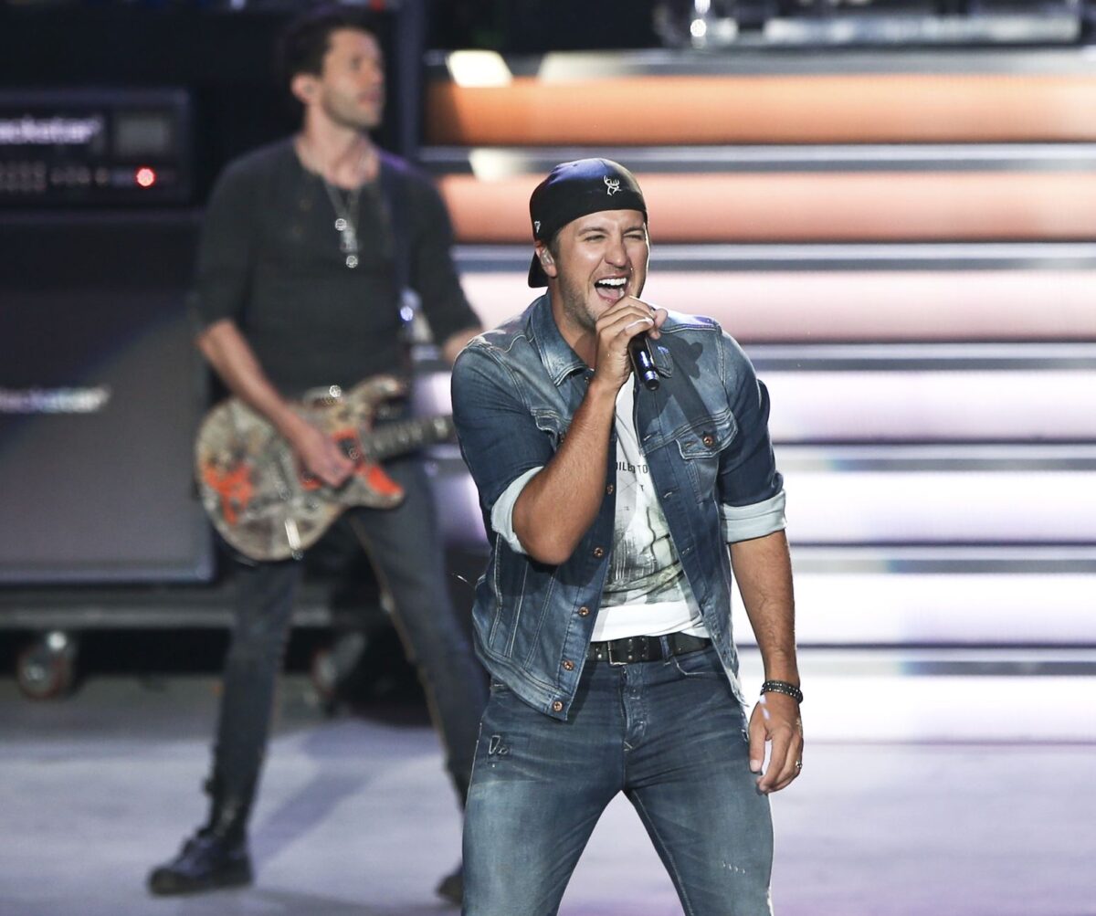 Luke Bryan’s Crash My Playa Festival Coming Back to Cancun in 2026 ...