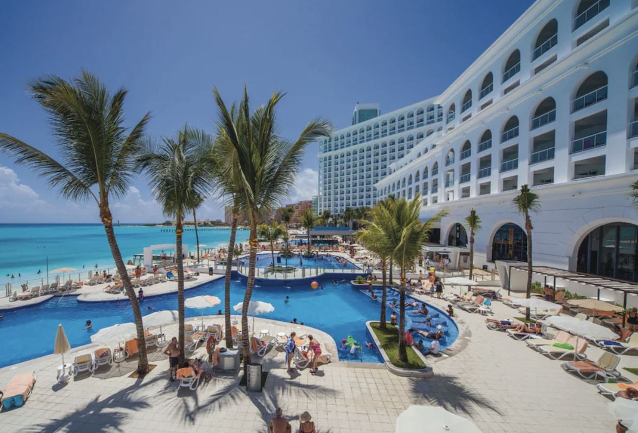 Which Of The 5 RIU Hotels In Cancun Is Right For You? Here's What ...