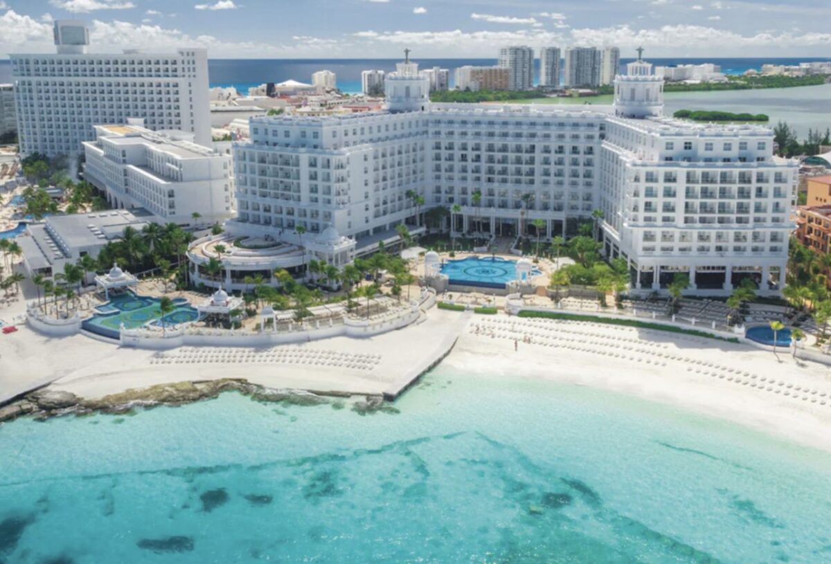 Which Of The 5 RIU Hotels In Cancun Is Right For You? Here's What ...