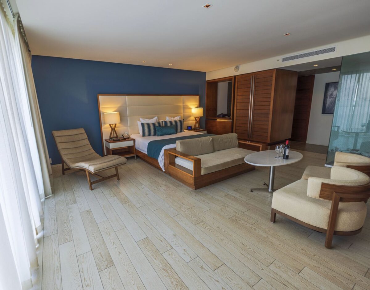 Do I Still Tip On Room Service When There Is A "Service Charge" Or At A ...