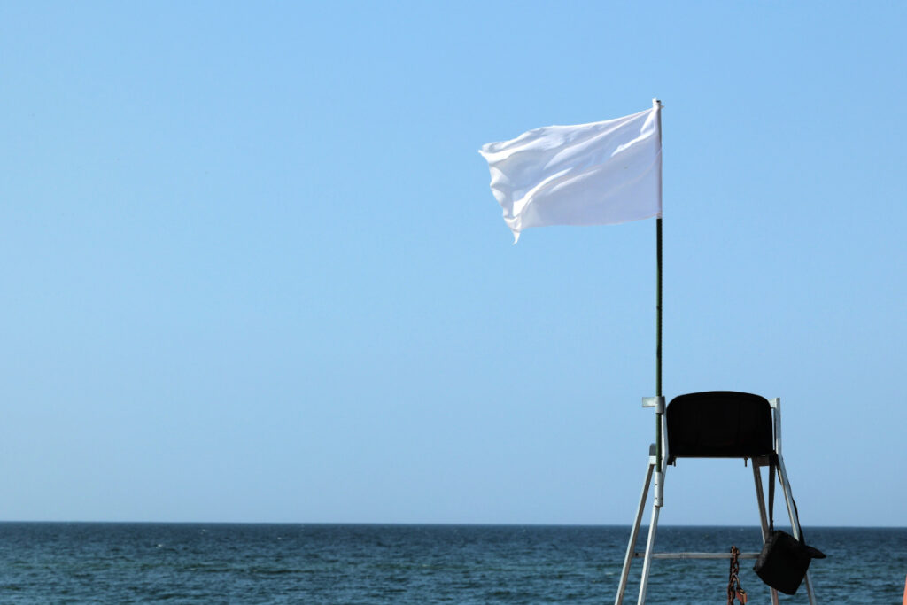 See A White Flag On A Cancun Or Riviera Maya Beach? What It Means And ...