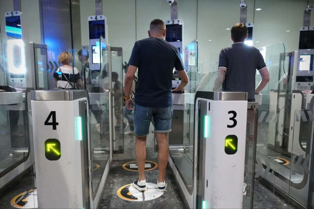 Cancun Airport Adding More Automatic e-Gates To Speed Up Tourist ...