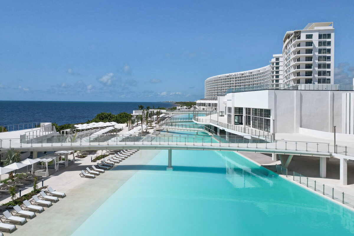 Luxury Resort With Biggest Pool In Cancun Wins Prestigious Award ...