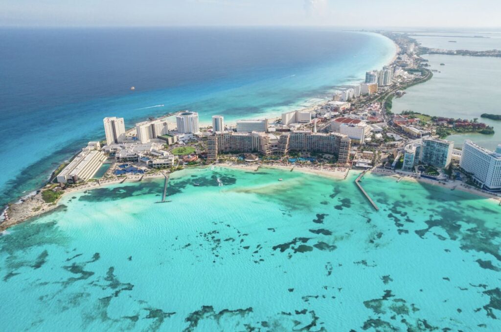 The New $1,000-A-Night Club: What You Get at Cancun's Top All ...