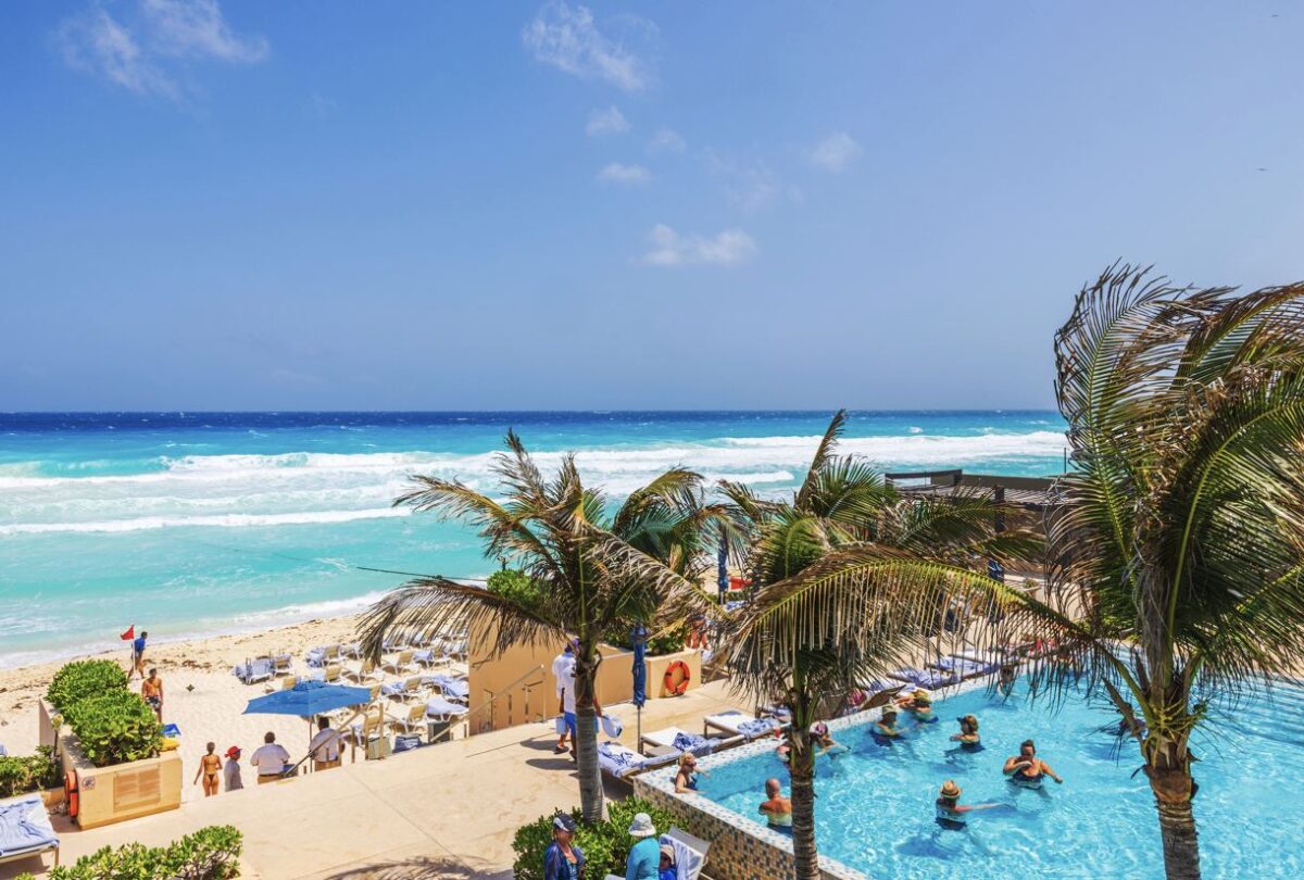 Cancun Airport Reports Busiest Day Ever With 686 Flights: Peak Season ...