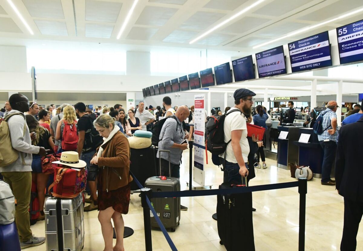 Cancun Airport Shows Off As It Process Record 691 Flights In A Single ...