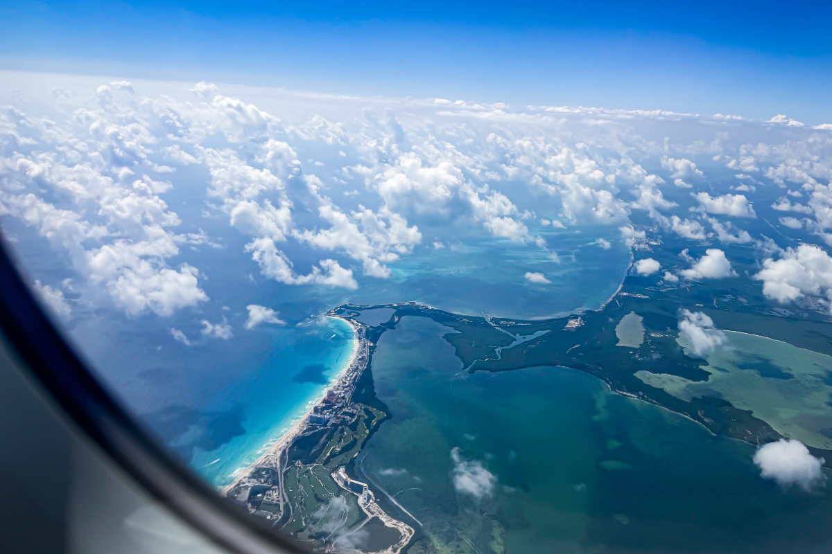 5 Must-Download Apps Every Tourist Needs Before Landing In Cancun ...